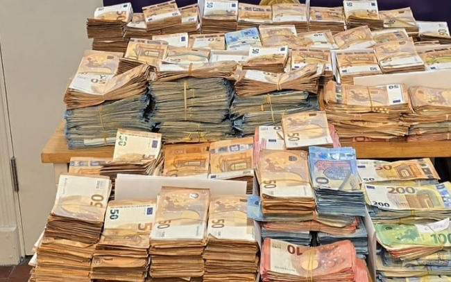Three Arrested, Over €1.28m in Cash Seized in Major Dublin Crime ...